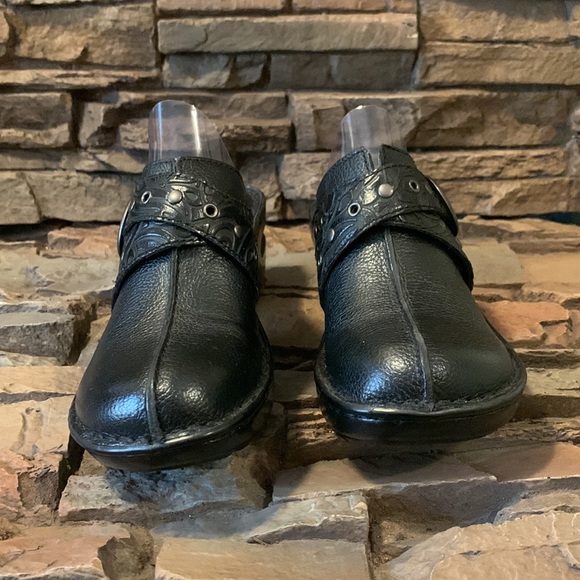 boc | Shoes | Boc Black Clogs 7m | Poshmark